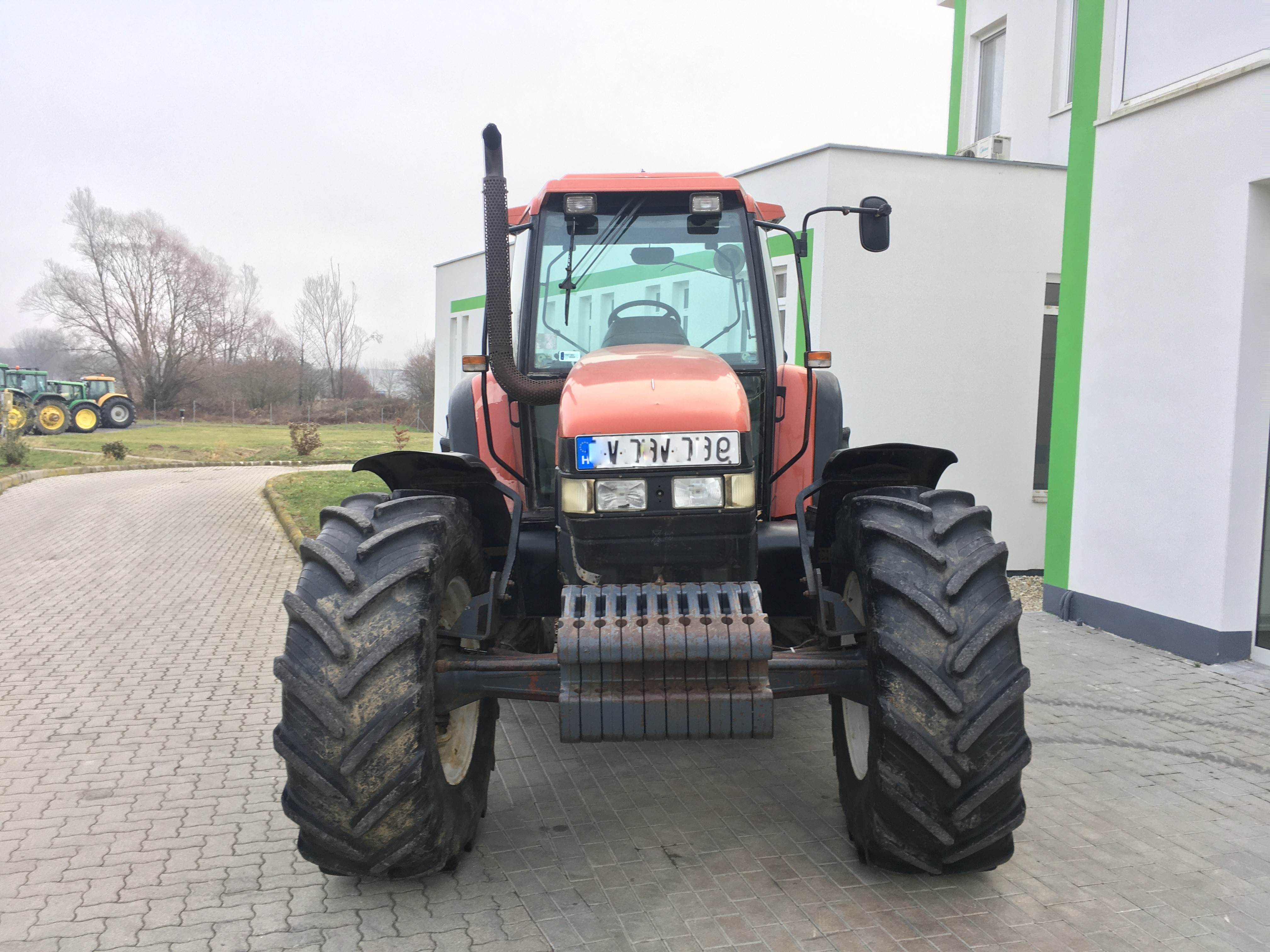 New Holland M160_05 - Gépközvetítő